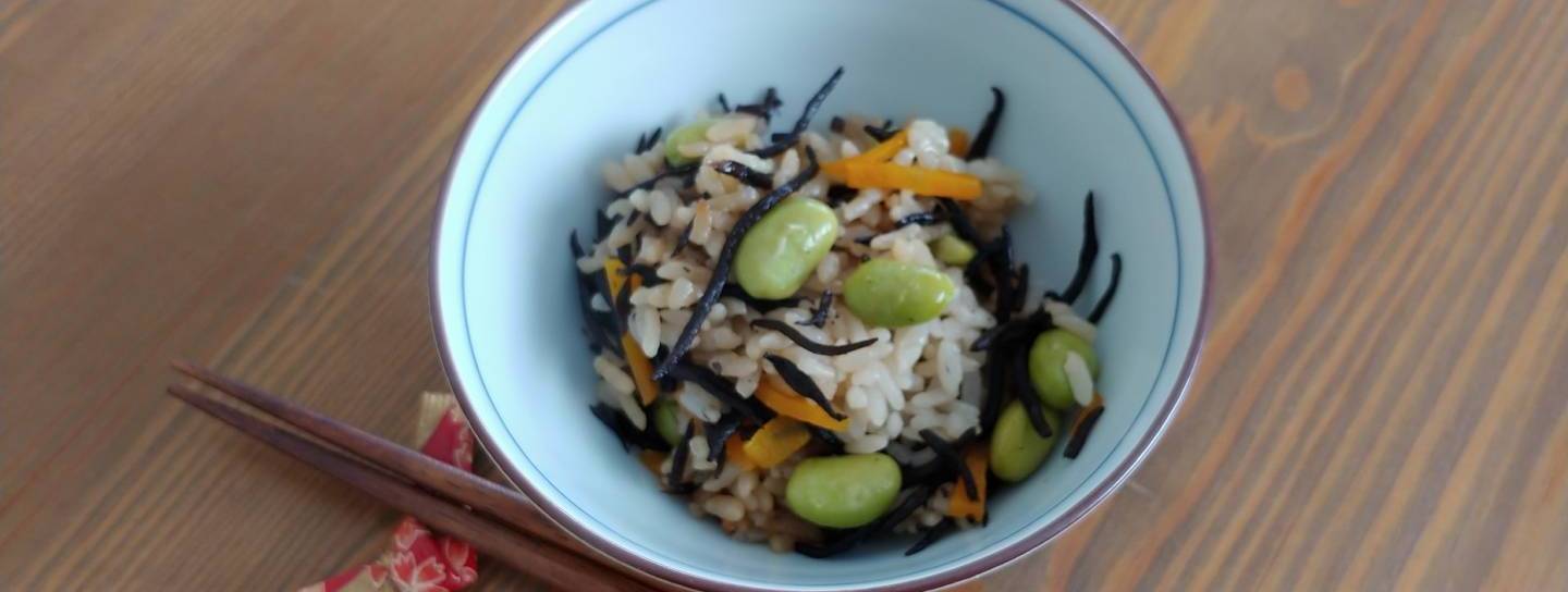 Reis mit Edamame und Hijiki-Algen - JAPANDIGEST